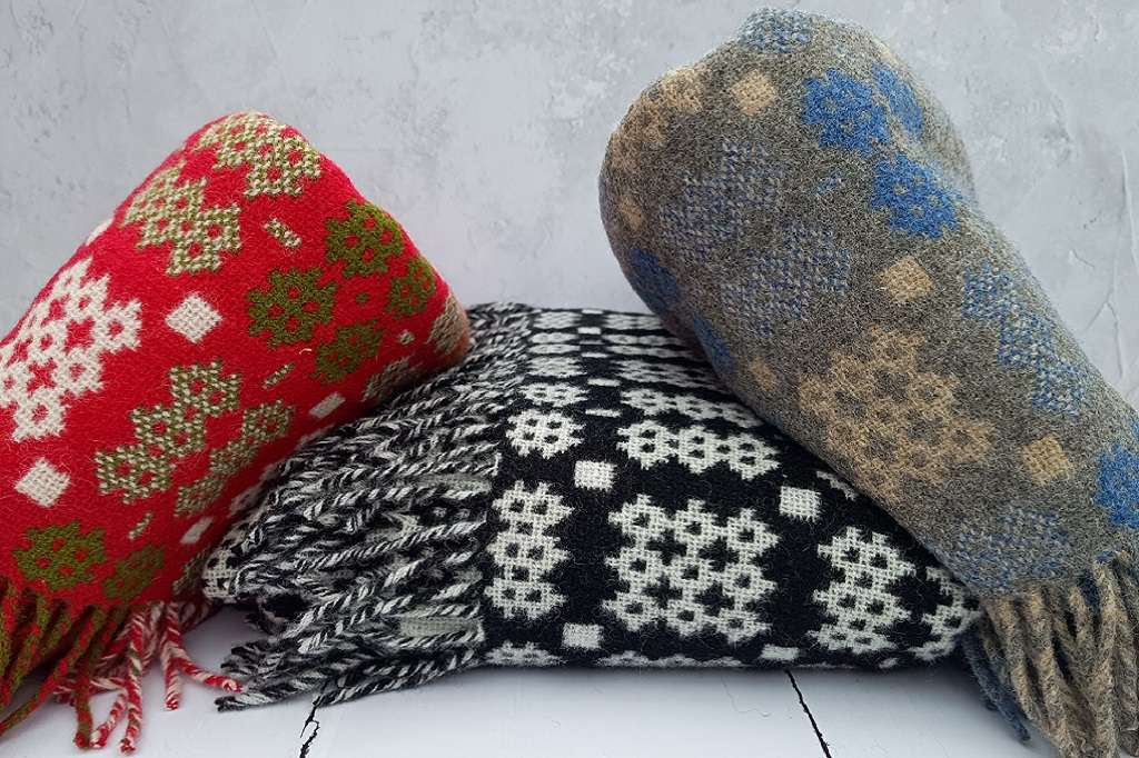 Welsh Blankets: Welsh Blanket: Wool Throws - FelinFach