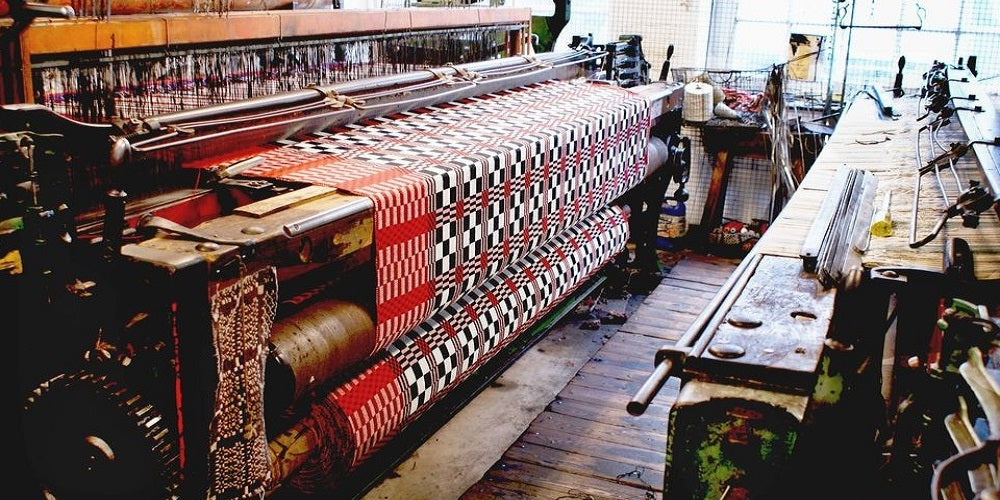 Welsh blankets: Candles: Hand Dyed Yarn: Welsh Gifts: Soapery